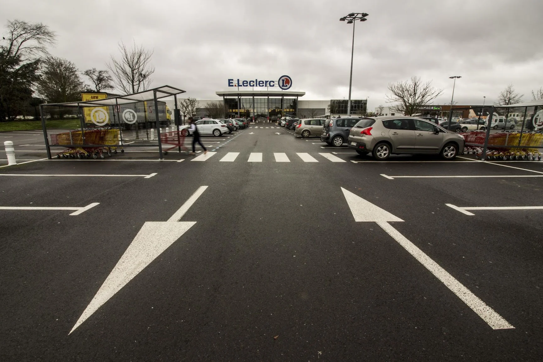 Marquage des voies de circulation et endroits où vous pouvez conduire